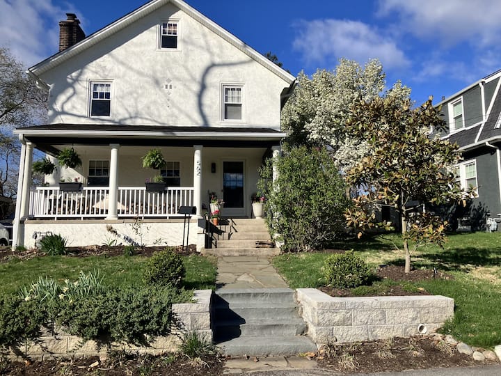 Berwyn Beauty-minutes From Devon Horse Show, Pga - Malvern, PA