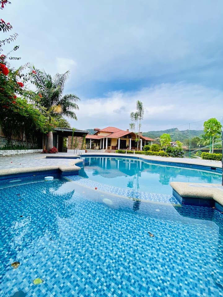 Villa Resort +30 Personas /Piscina /Jacuzzi /Sauna - Vilcabamba