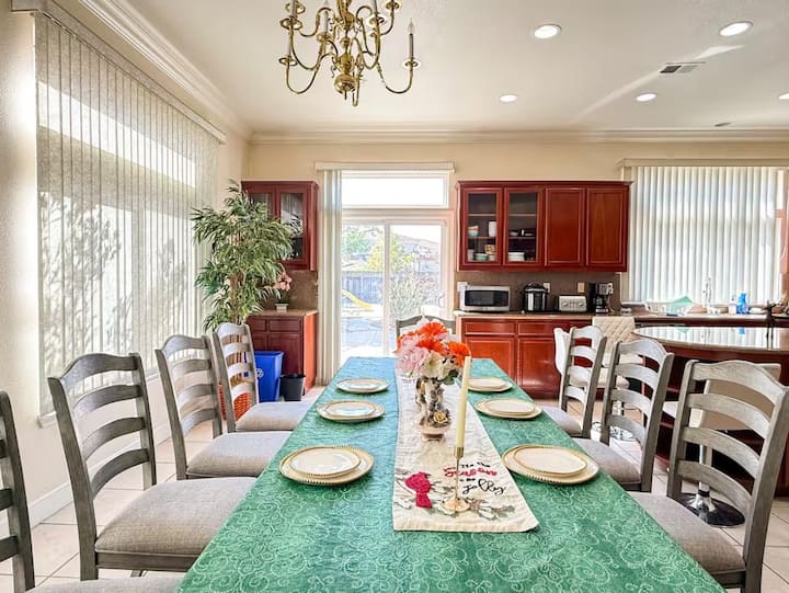 #A-evergreen 6br Home W/ktv, Pool Nr Tech - San Jose, CA