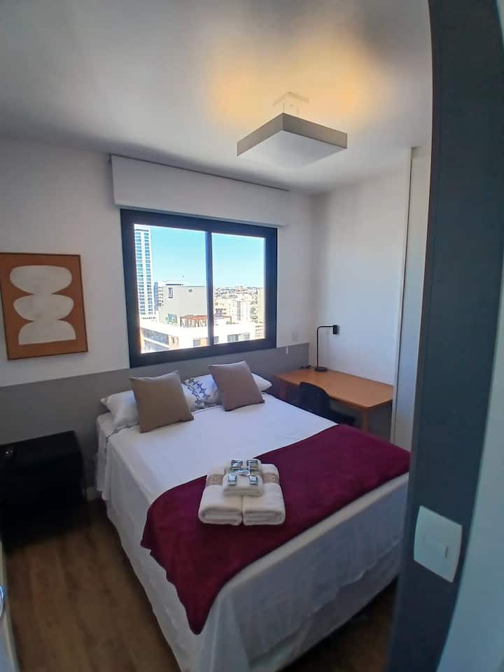 Prédio C/ Jacuzzi, Piscina E Sacada C/ Vista Linda - Curitiba