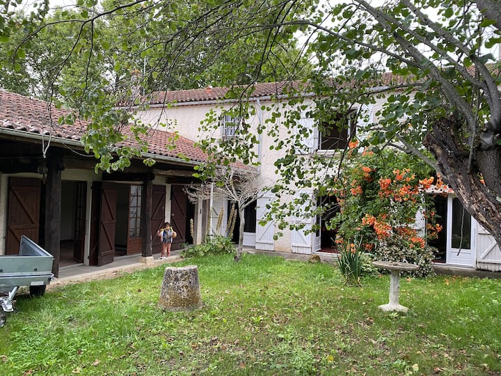 Maison Saint Roch : Maison Familiale 4 Chambres - Condom