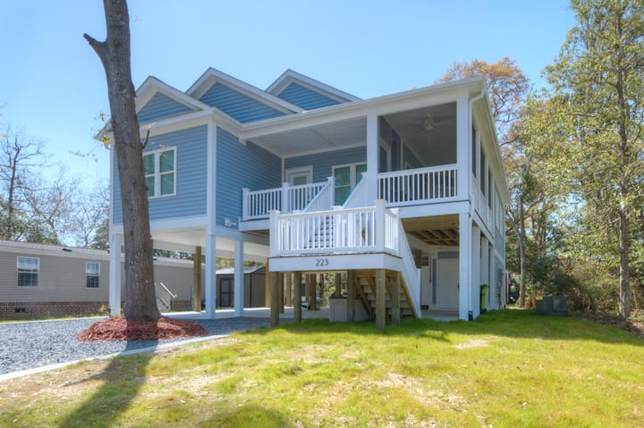 Fountains At The Beach: Oak Island, Nc - Oak Island, NC