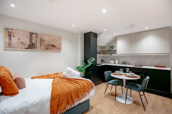 Family Studio For 4 | With Sofa Bed By Lindenstone - Maidstone