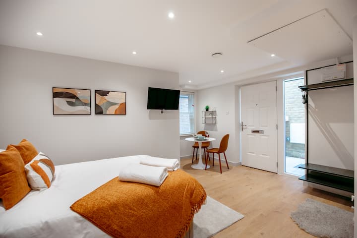Easy-access Accessible Studio | By Lindenstone - Maidstone