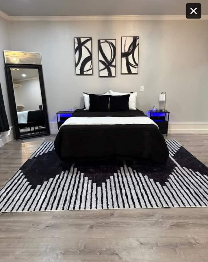 Private Studio Room With Driveway Door Access - Waxahachie Lake, Waxahachie