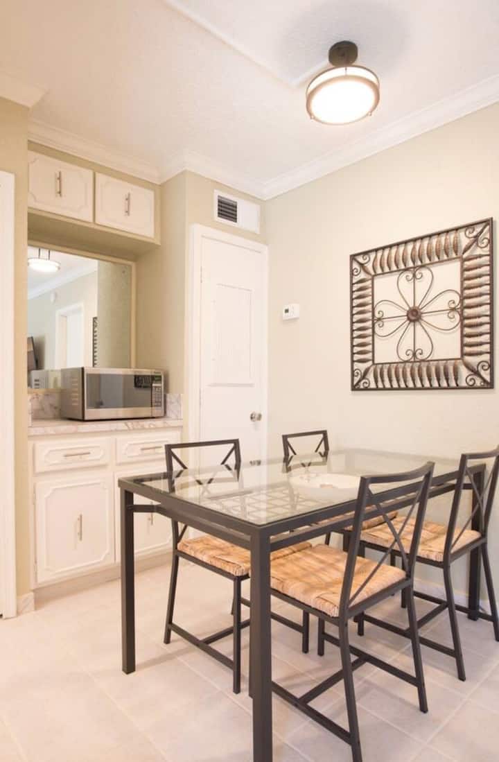 2br/2ba | Walk To The Beach - Pompano Beach, FL