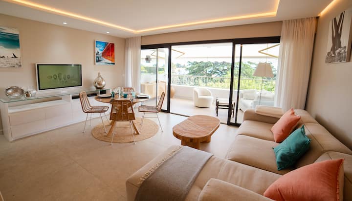"Le Camarat"avec Piscine, Tennis Et Parking - Cannes