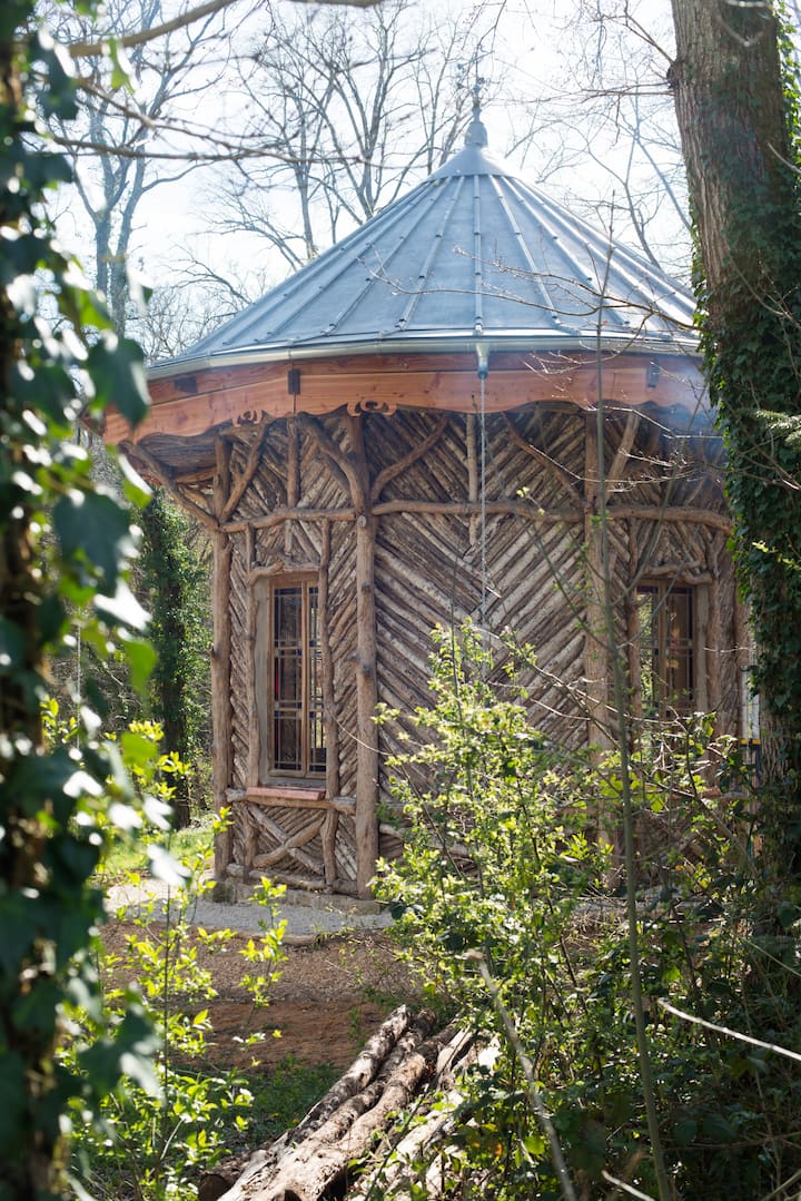 Magnifique Kiosque Dans La Nature - Semur-en-Auxois