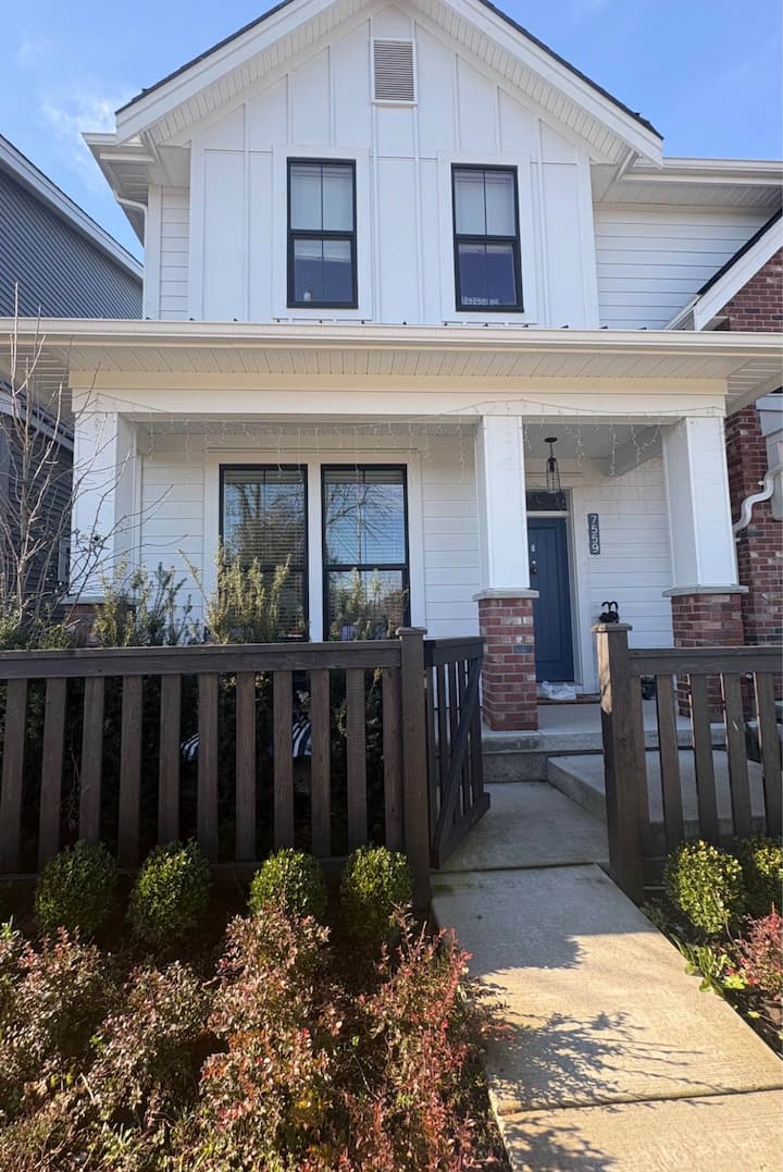 Luxury 3br Oasis | Gated Yard | Pets Welcome - Langley