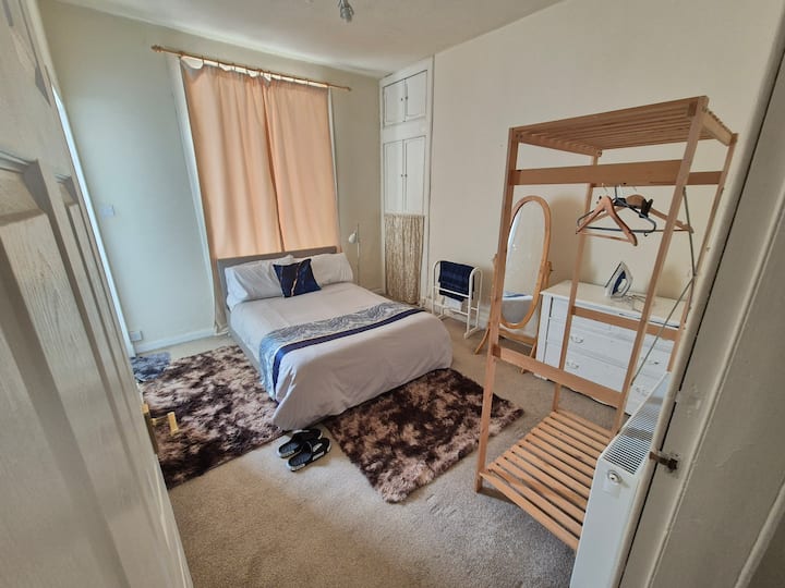 Cosy & Welcoming 2 Bed Flat With Free Parking - Glasgow