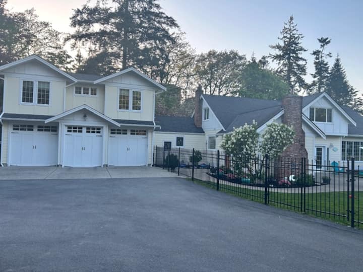 Yellow House Bed & Breakfast - Victoria