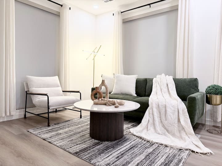 Close To Uci Luxury 1b1b Apt With 2 Beds - Irvine, CA