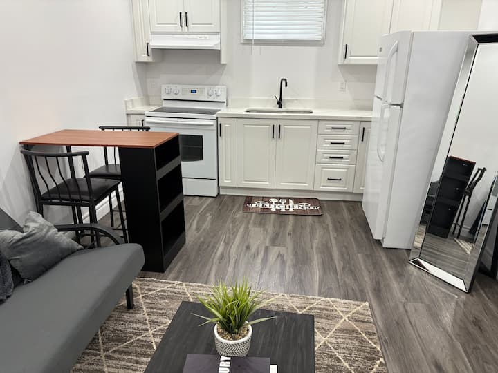 Cozy Corner Stay - Clarington