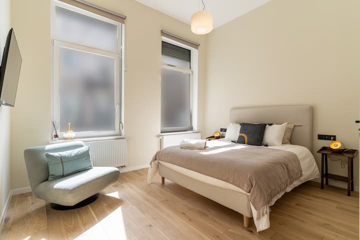 The House - 0g - Brussels