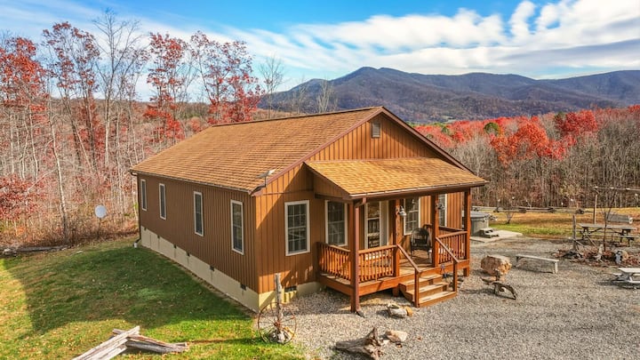 Old Wagon Ridge – Cozy Mountain Escape With Hot Tu - Luray, VA