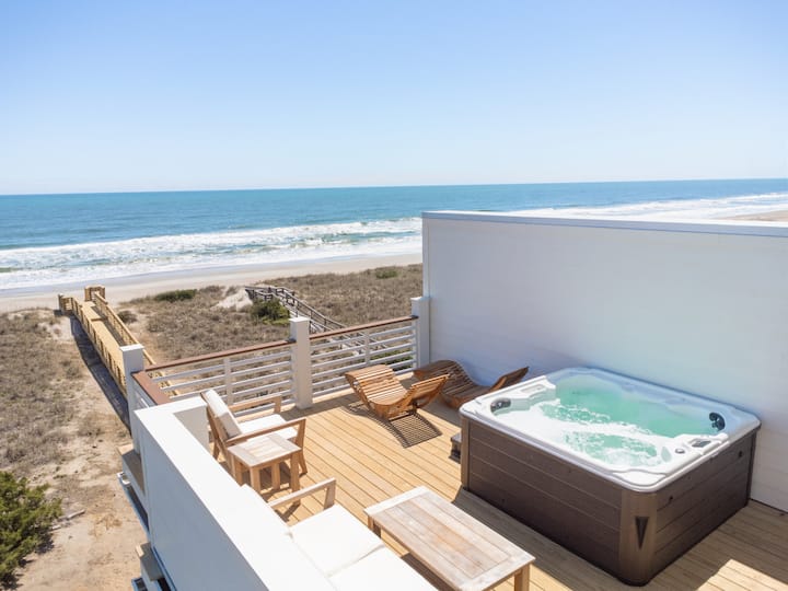 Beachfront Retreat | Hot Tub | Sleeps 16 - Carolina Beach, NC
