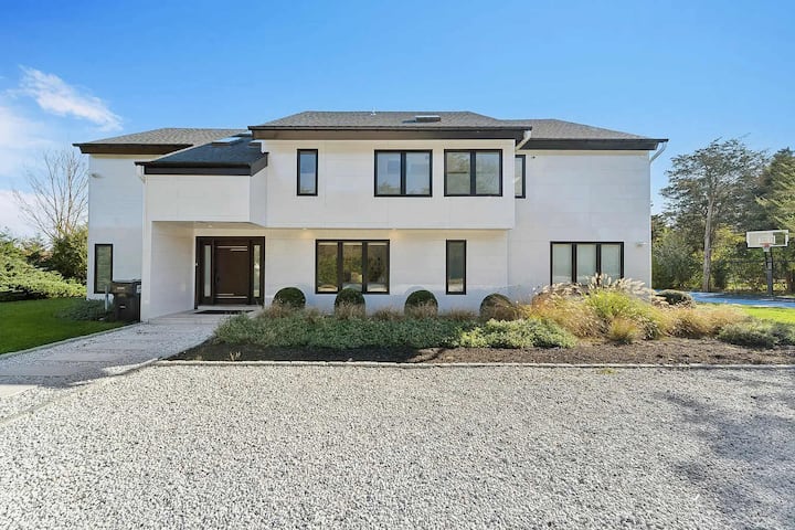 Rove Travel | Tanners Villa | Pool & Sauna Escape - Westhampton, NY