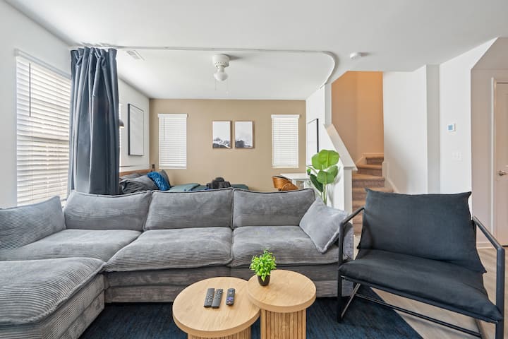 4br Townhouse | King Bed | 2-story | Near Nc - Raleigh, NC