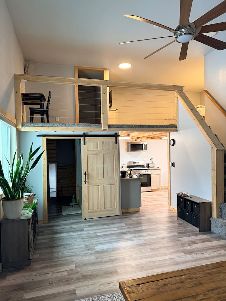 The Last Frontier Loft - Valdez, AK