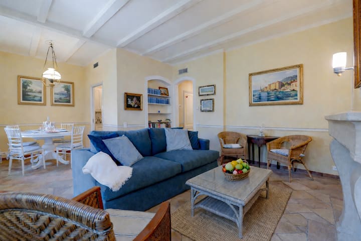 Premium Stay In Place Des Lices – Walk Everywhere - Saint-Tropez