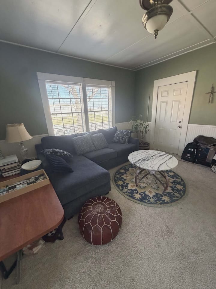 ~Adorably ~ Cozy ~ Pflugerville ~ Home~ - Pflugerville, TX