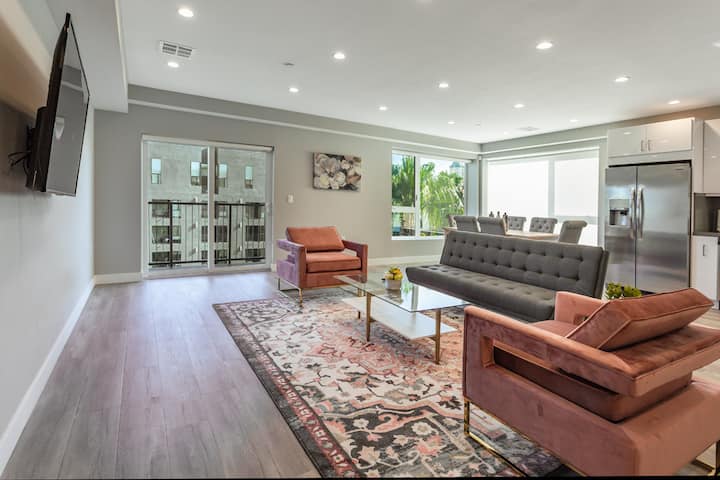 4br 6 Beds Hollywood Boulevard | Patio + Parking - Los Angeles