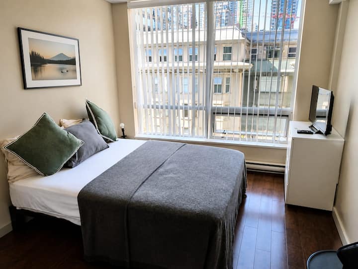 Downtown Vancouver - Private Room - Shared House. - Vancouver