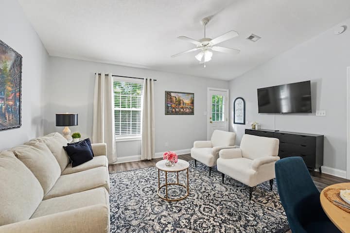 Elegant Condo-near Neyland Stadium & Downtown - Neyland Stadium Knoxville