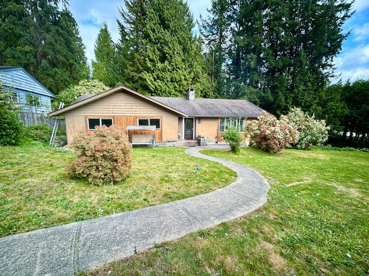 West Van Retreat | 3br Near Beach & Mountains - North Vancouver