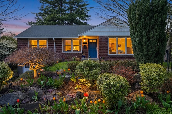 Magnolia Oasis - Seattle, WA