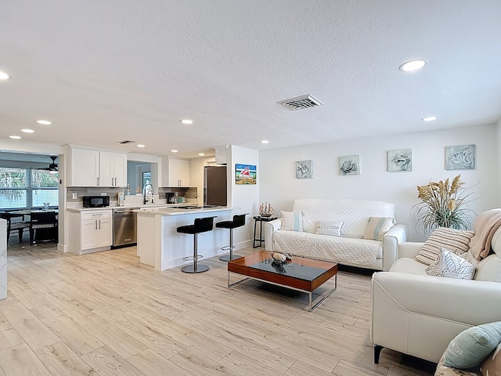 Gulf Breeze Retreat - New Port Richey, FL