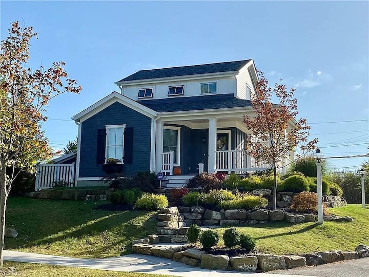 The Regal Ravenna - Aurora, OH