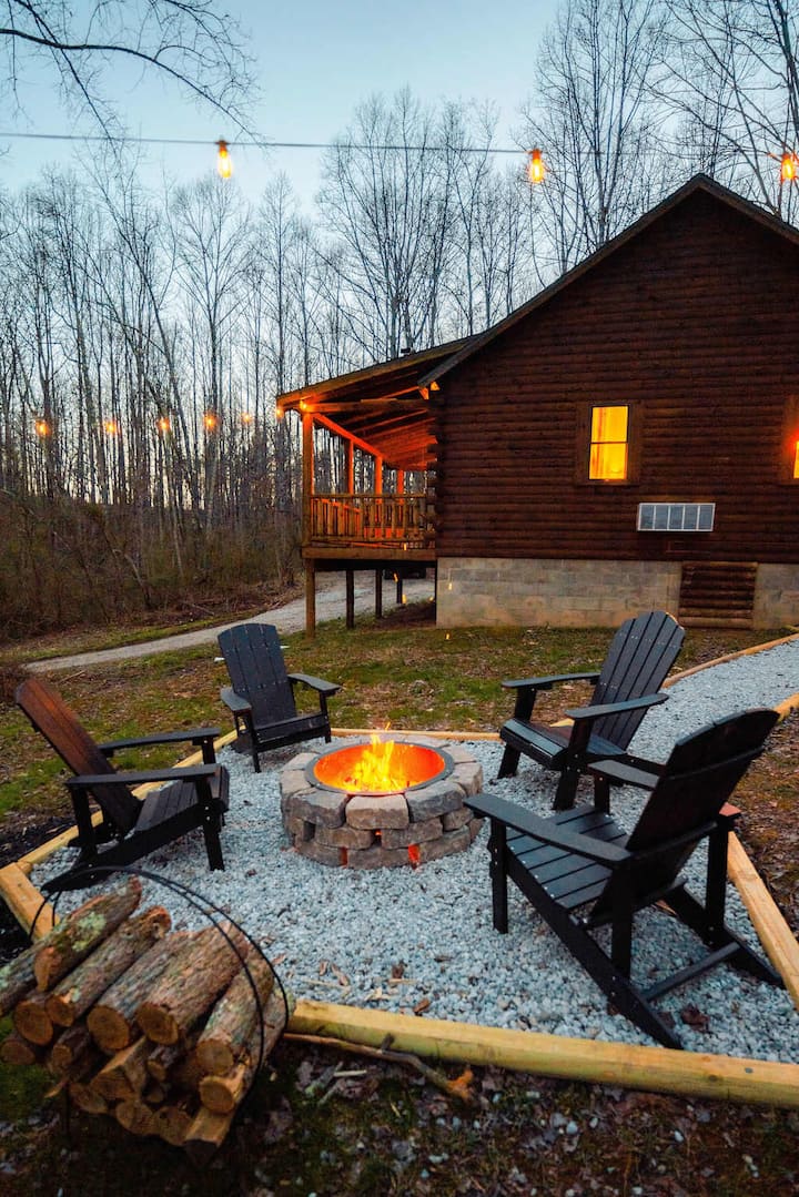 Secluded Cozy Log Cabin - Hocking Hills State Park, OH