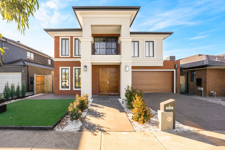 Luxury Spacious Family House With Peace And Love! - Werribee