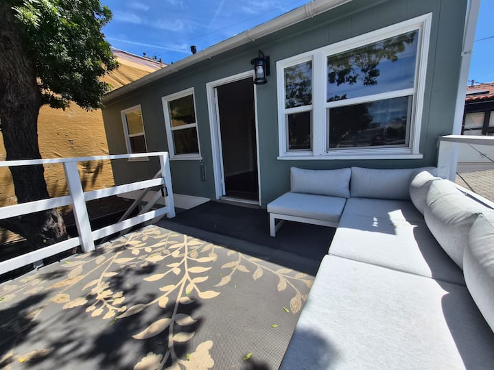 Cdm 2br: Private Garden, Balcony & 6 Blks To Beach - Newport Beach, CA