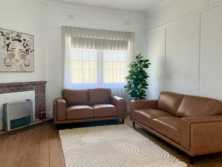 Ella-mia - A Beautiful 2 Bedroom House - Broken Hill