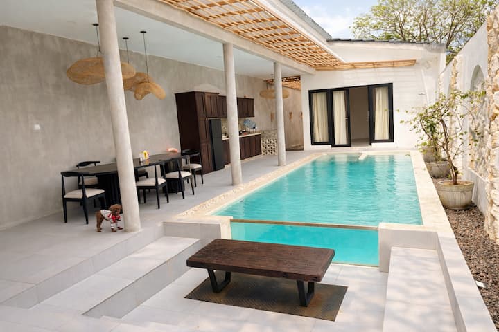 Private 3br Villa | Central & Peaceful Location - Seminyak