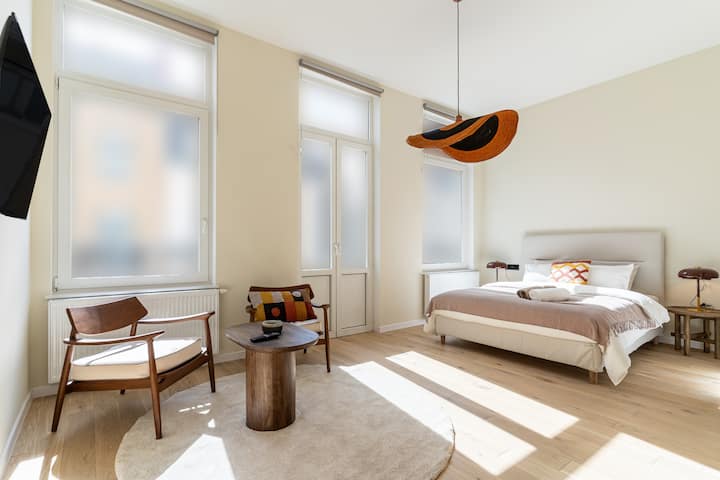 The House - 2g - Brussels