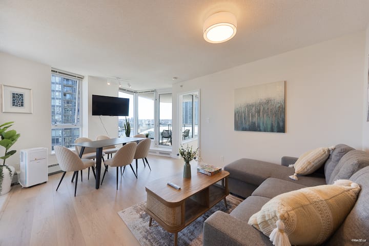 Spacious 2br 2ba In Downtown Vancouver + Free Park - Vancouver, WA