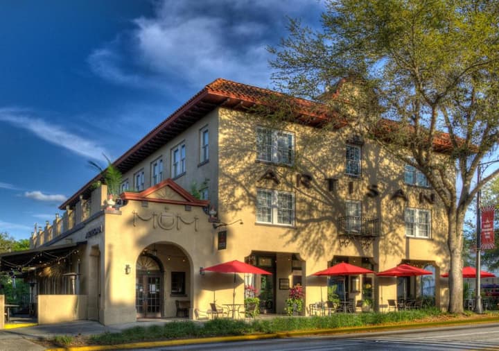 Junior Suite With Sofabed - DeLand, FL
