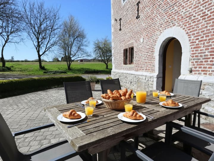 Charmant Gite Dans La Tour D'une Ferme En Carré - Andenne