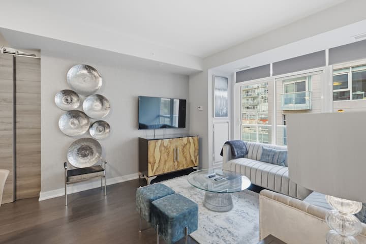 Urban Designer Condo In Downtown Toronto - Toronto