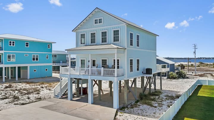 Blue Horizons - Spacious Beach Home! - Navarre, FL