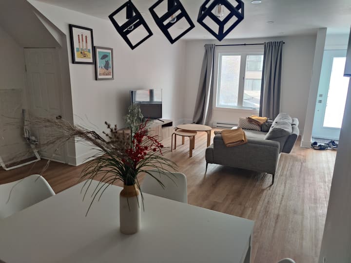 Location Courte Durée Flexible 30-60 Jours - Laval, Quebec, Canadà