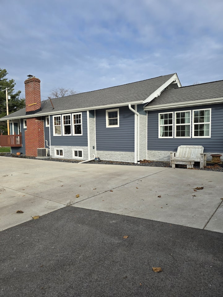 Your Quiet Country Hideaway - Lowell, IN