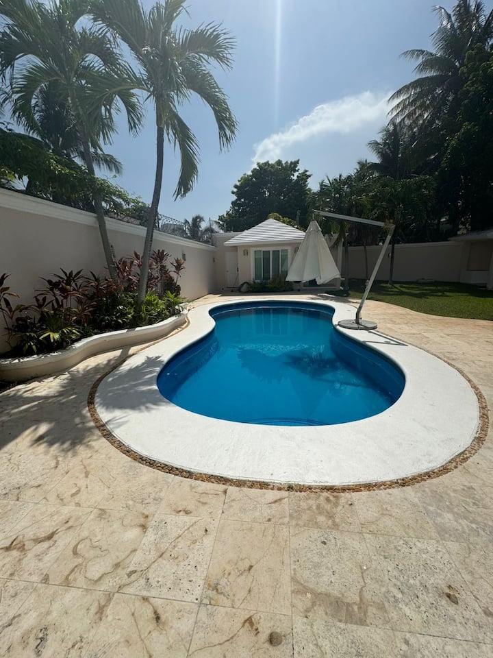 Casa Increíble Con Alberca Y Asador - Cancún