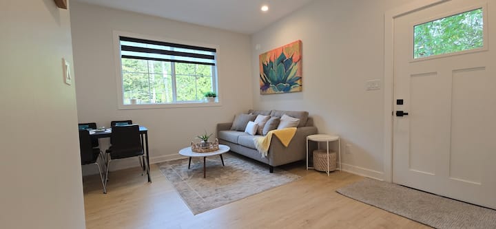 Dog Friendly Guest Suite In Shawnigan Lake - Vancouver Island