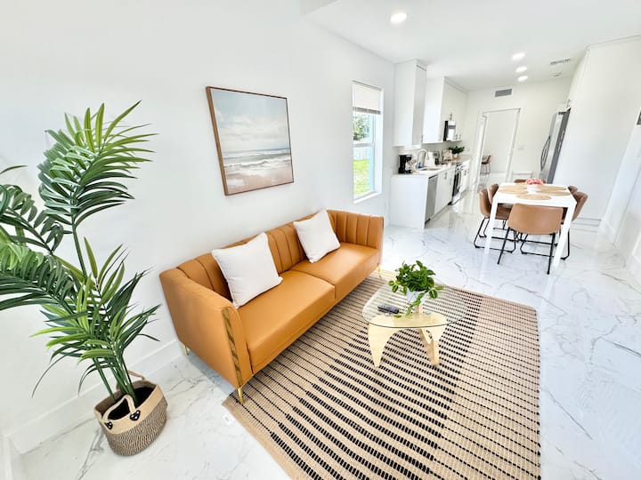 Luxury & Modern Townhouse In Boynton Beach - Boynton Beach, FL