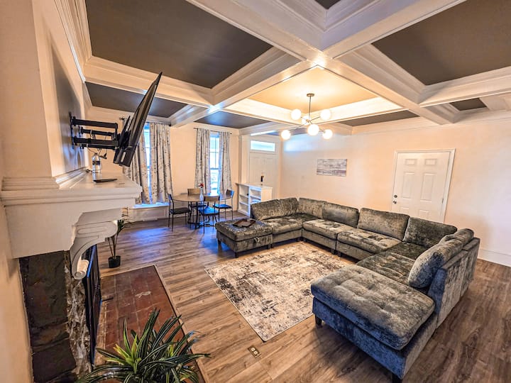 Modern 3 Br Near York - Sleeps 8 - Renovated - Marietta, PA