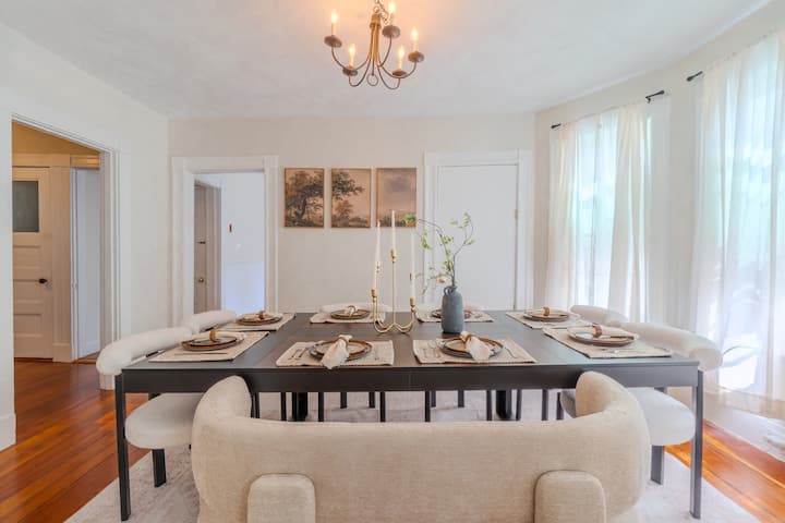 6 Bed Bright Somerville Home
Tufts+harvard <10 Min - Boston, MA